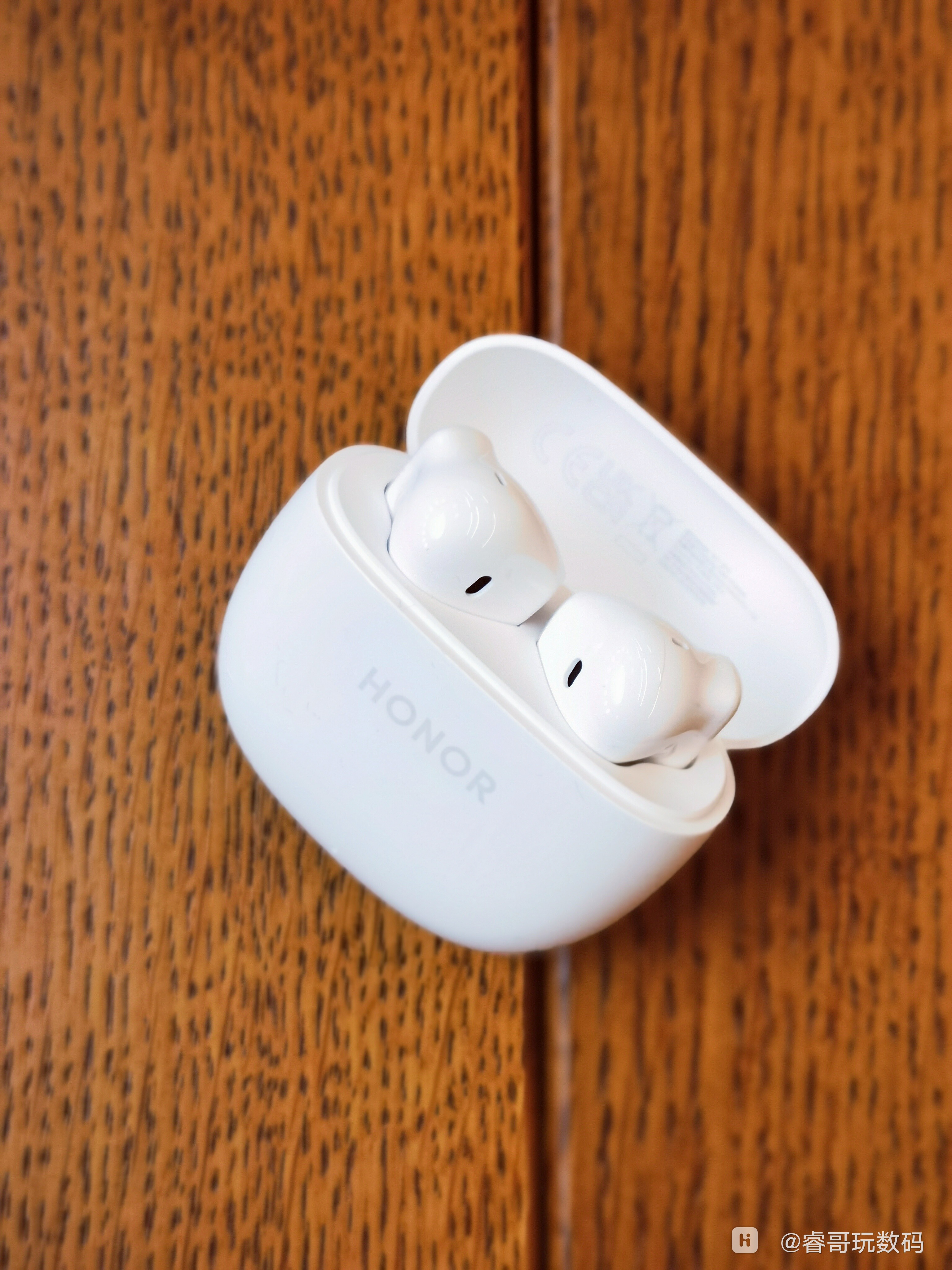荣耀Earbuds X6评测：长续航与优质音质的完美结合-荣耀俱乐部