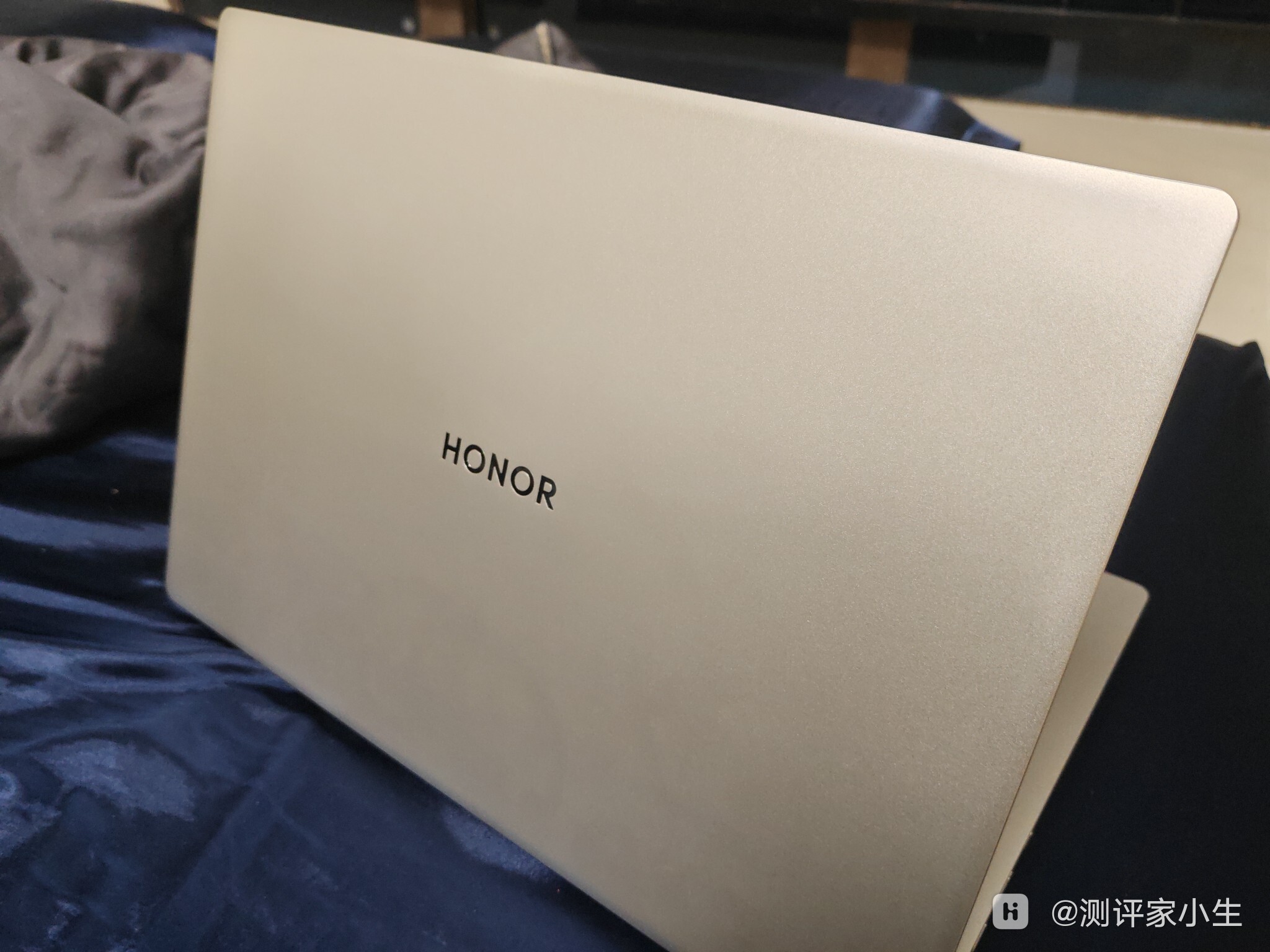 荣耀笔记本x16plus开箱-荣耀俱乐部